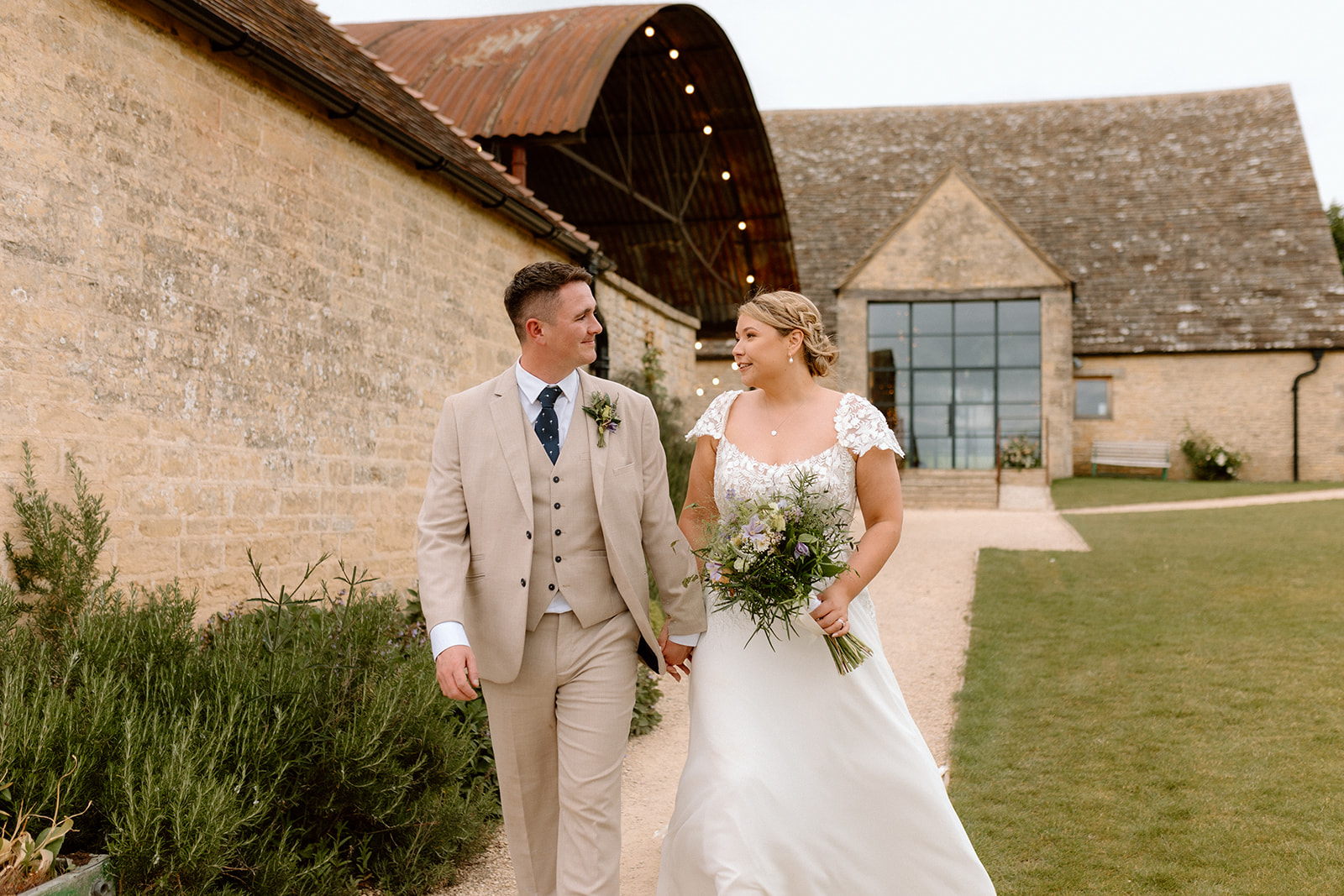 Whispering Meadow, a Gentle and Joyful Summer Wedding in Pastel Blooms ...